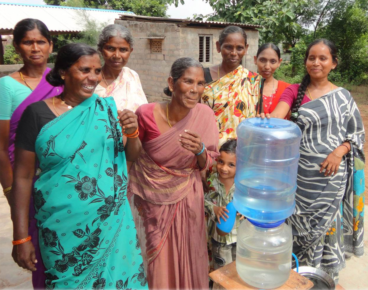 Agents of compassion and clean water: Waterpurifying mission saves ...